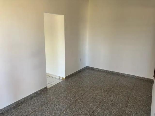 Casa com 2 Quartos para alugar, 60m² Centro