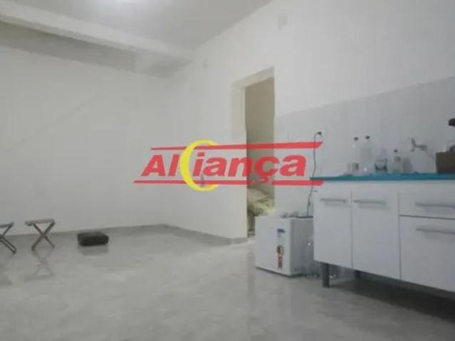 Casa com 2 Quartos para alugar, 70m² Jardim Munhoz