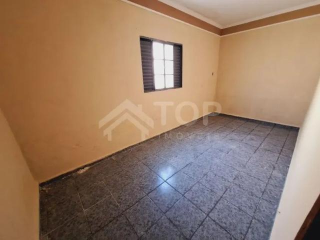 Casa com 2 Quartos para alugar, 75m² Parque Industrial