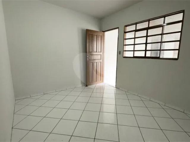 Casa com 2 Quartos para alugar, 99m² Jardim Morada do Sol