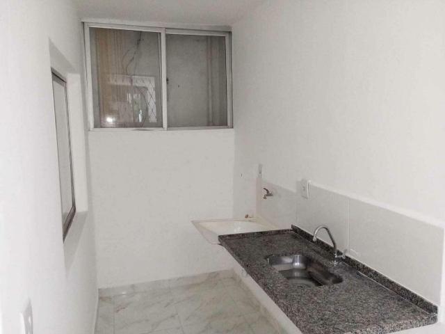 Casa com 2 quartos para alugar no bairro Nova Granada, 70m²
