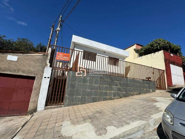 Casa com 2 quartos para alugar no bairro Barreiro, 66m²