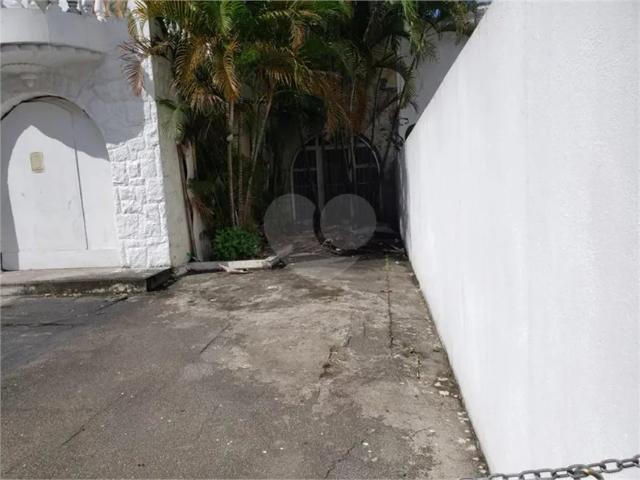 Casa com 2 quartos para locação em Pinheiros SP