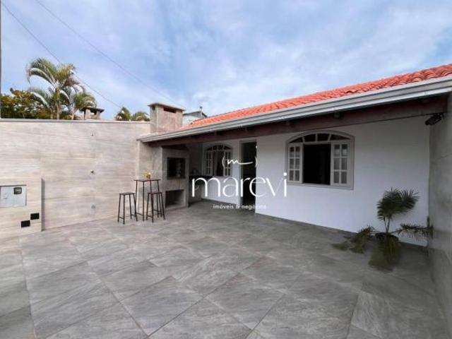 Casa com 2 Quartos próximo a Praia no bairro Brejatuba Guaratuba/PR