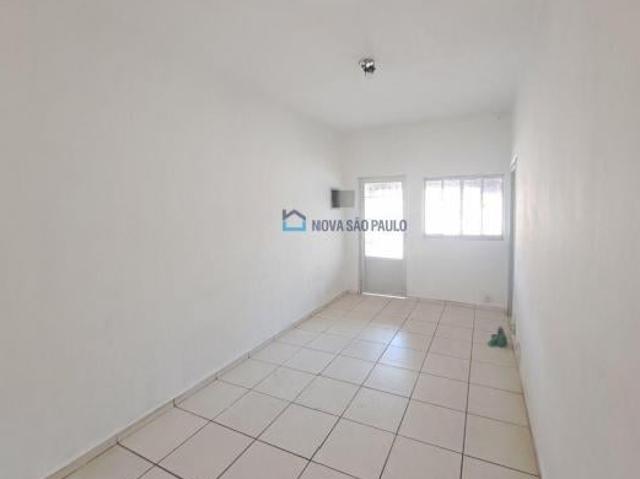 Casa com 2 quartos próximo do Metrô