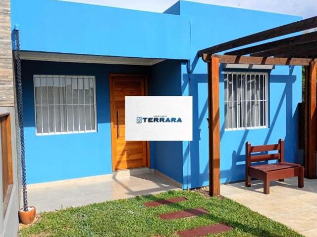 Casa com 2 quartos, vaga de garagem e com pátio Jardim Éden