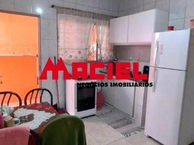 Casa com 2 residências Jardim São Judas Tadeu 4 quartos / 2 WC`s / 1 vaga