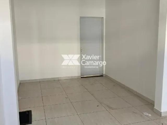 Casa com 2 suítes região Central
