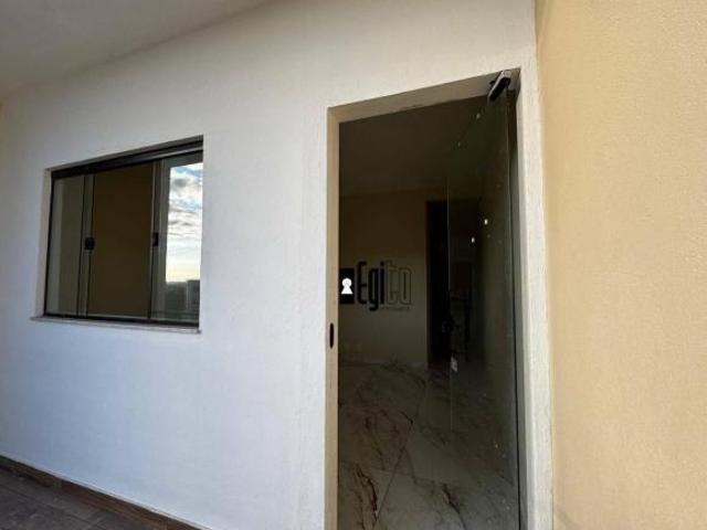 Casa com 2 suítes, 3 vagas de garagem e quintal no Parque Indepedencia para venda com 160M²