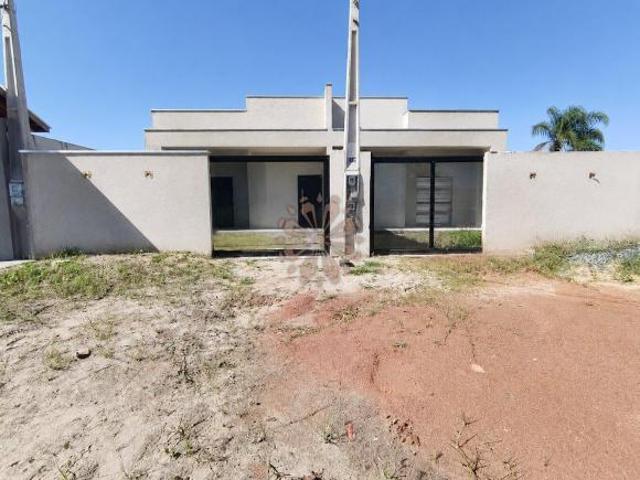 Casa com 2 Suítes a 2 Quadras da Praia no Balneári