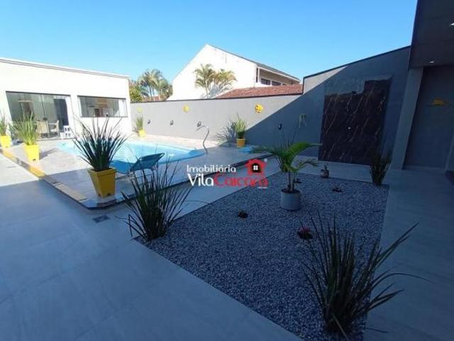 Casa com 2 suítes e piscina em Matinhos PR