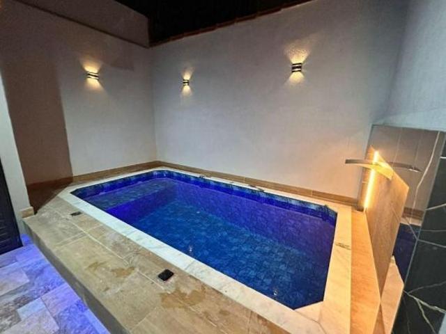 Casa com 2 Suítes, Piscina e Área Gourmet a Apenas 200 Metros da Praia