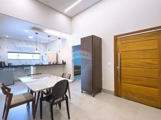 CASA COM 2 SUÍTES | SALA DE TV | CONDOMÍNIO FECHADO