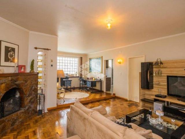 Casa com 2 Terrenos de esquina 164,59m² 4 Quartos Rio Branco / São Leopoldo