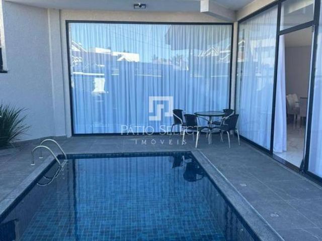 Casa com 300.25 m², 5 quartos sendo 5 suítes à venda no bairro Balneário Atami