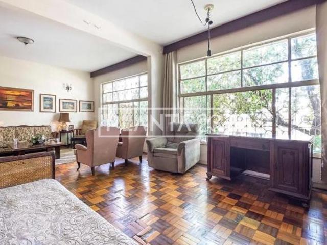 Casa com 300 m², 4 quartos e 3 vagas à venda no bairro Vila Madalena