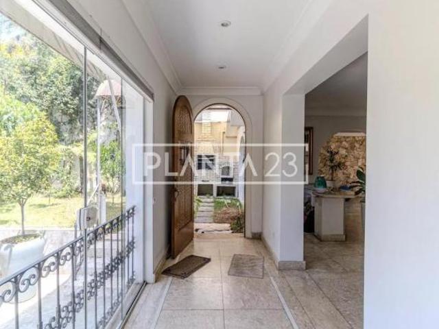 Casa com 300 m², 3 quartos sendo 1 suíte à venda no bairro Pacaembu