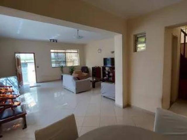 Casa com 300 m², 3 quartos sendo 2 suítes à venda no bairro Jardim Luzitânia