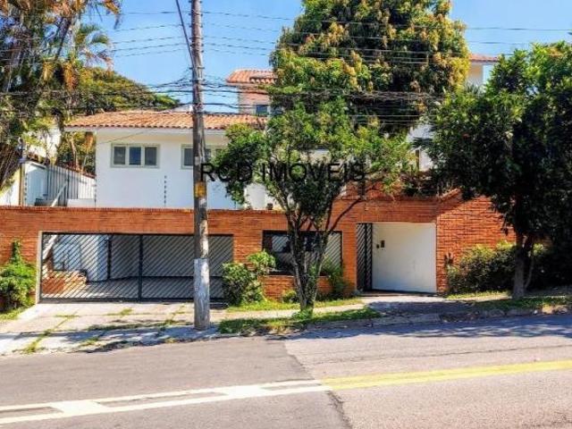 Casa com 300 m² de área construída 560m² 4 Quartos Miguel de Cervantes