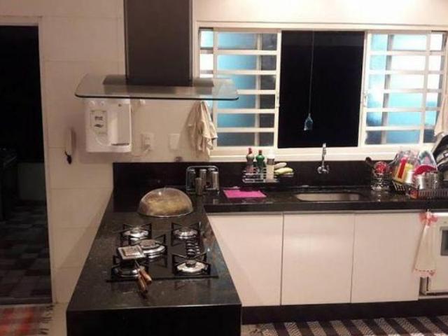 Casa com 300 m² e 4 quartos à venda no Centro de Itapetininga