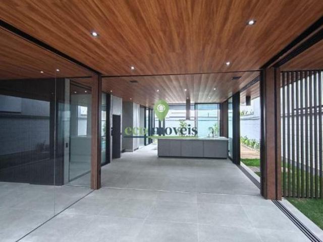 Casa com 300 m² e 4 quartos à venda em Cézar de Souza Condomínio Mosaico Essence