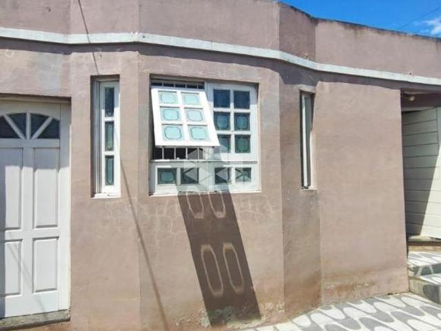 Casa com 300,m² privativos Localizado no Bairro Fatima/Canoas RS