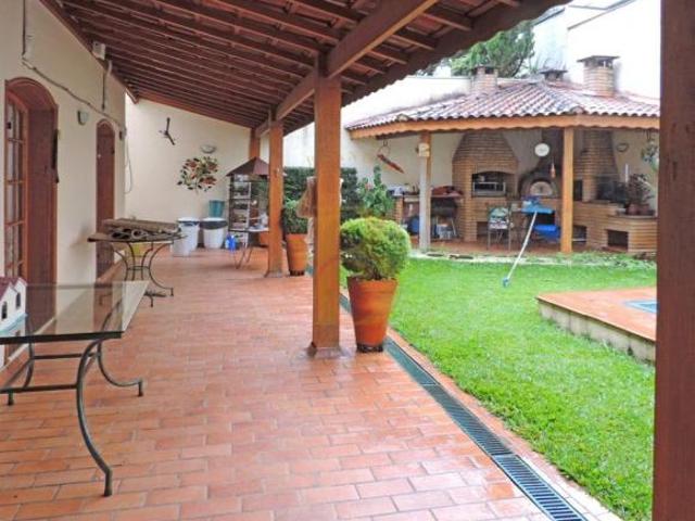Casa com 308 m², 3 quartos sendo 1 suíte à venda no bairro Chácara Santo Antônio