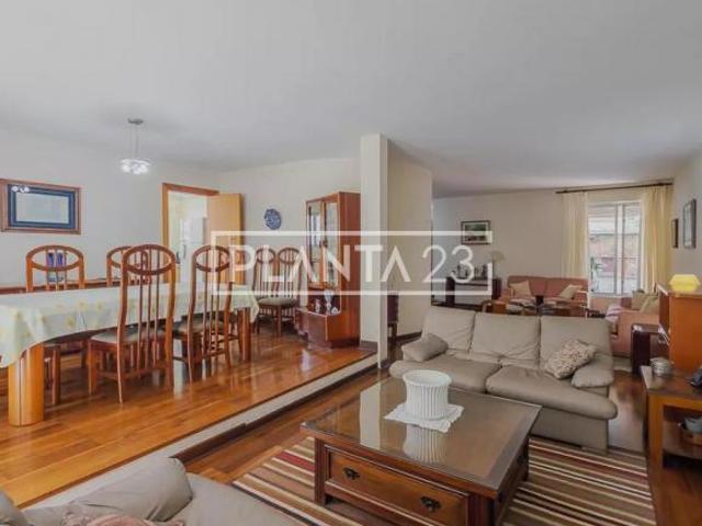 Casa com 316 m², 4 quartos sendo 2 suítes à venda no bairro Vila Madalena