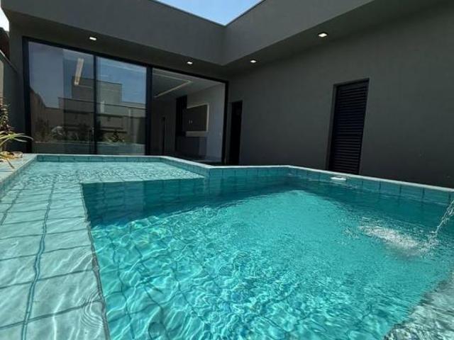 Casa com 320 mts², 3 quartos, piscina e churrasqueira em Águas Claras Brasília