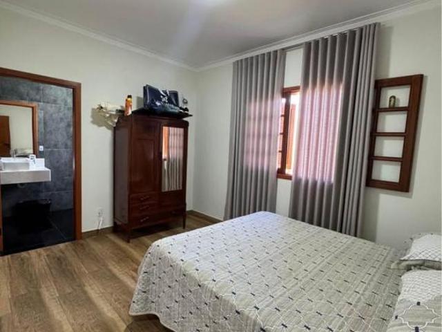 Casa com 320 mts², 3 quartos, piscina e churrasqueira em Ibiúna SP