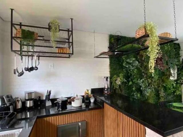 Casa com 320 mts², 3 quartos, piscina e churrasqueira em Santos SP