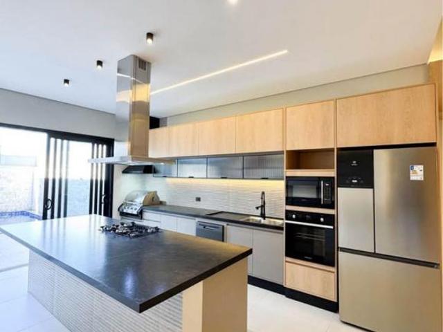 Casa com 320 mts², 3 quartos, piscina e churrasqueira Jardim Botânico Brasília