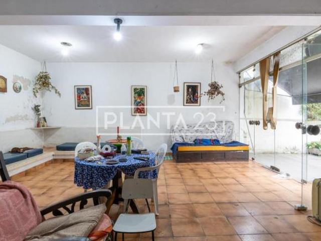 Casa com 330 m², 3 quartos sendo 3 suítes à venda no bairro Jardim Novo Mundo