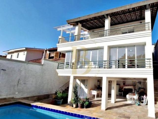 Casa com 330 m², 3 quartos sendo 3 suítes à venda no bairro Morumbi