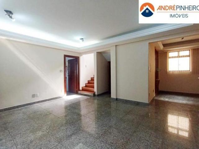 Casa com 339m² 5 Quartos 1 Suíte 2 Semi suítes e 4 Vagas no B. Itapoã!