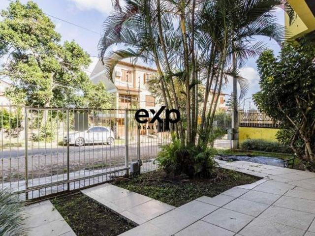 Casa com 340m² na Avenida Pereira Pinto: Moradia Ampla, Loja Comercial e Refúgio Particular