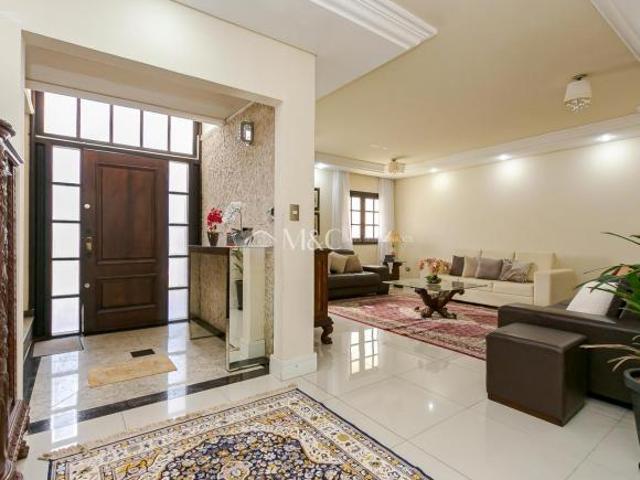 Casa com 344 m², 4 quartos sendo 2 suítes à venda no bairro JARDIM DAS AMÉRICAS