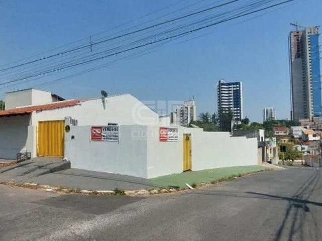 Casa com 348,50 m² no bairro Goiabeiras