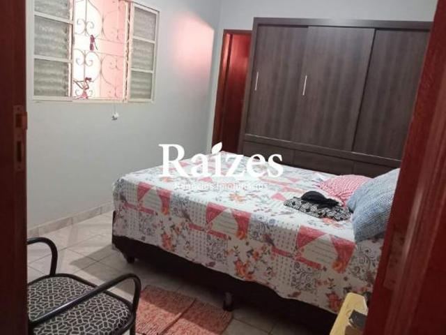 Casa com 3/4 sendo 1 suíte no Luizote de Freitas