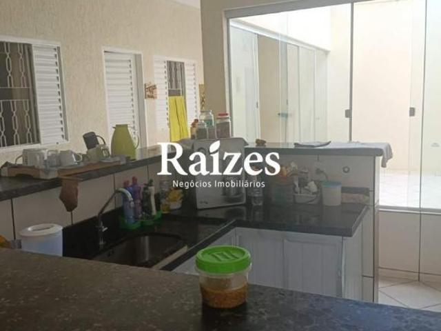 Casa com 3/4 sendo 1 suíte com 4 Vagas em Cidade Jardim, Uberlândia