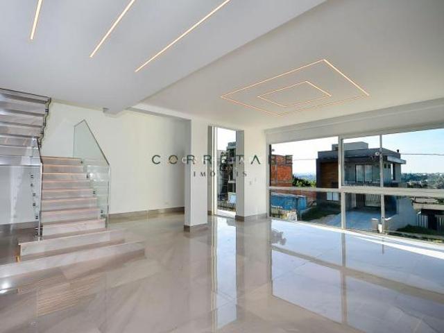 Casa com 350m² úteis, 3 suítes, 6 vagas em Condomínio no Santa Cândida