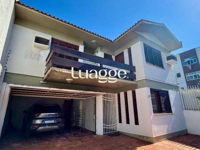 Casa com 350m², 4 quartos, 2 Suítes à venda em Azenha, Porto Alegre