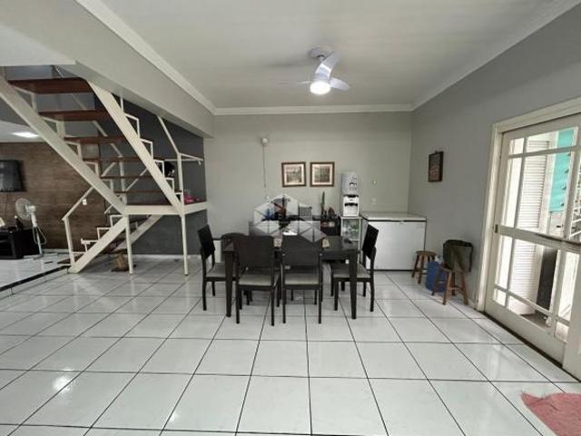 Casa com 356m2, na Zona Sul