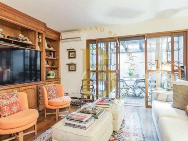 Casa com 361 m², 3 quartos sendo 3 suítes à venda no bairro Jardim Guedala