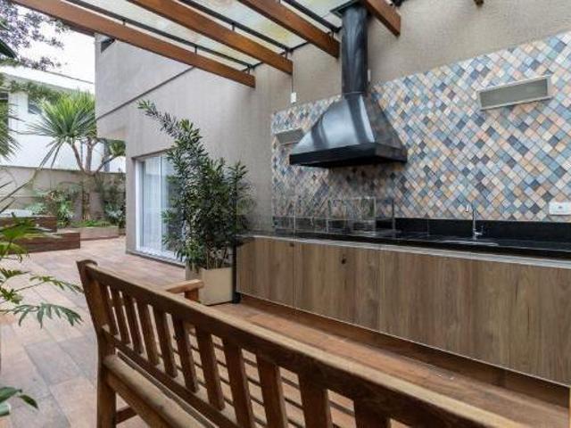 Casa com 365 m², 4 quartos sendo 4 suítes à venda no bairro Vila Madalena