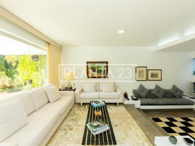 Casa com 375 m², 4 quartos sendo 2 suítes à venda no bairro Vila Tramontano