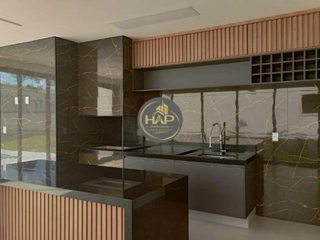 Casa com 375m² e 4 suítes á venda no Condomínio Vila Lombarda em Valinhos SP