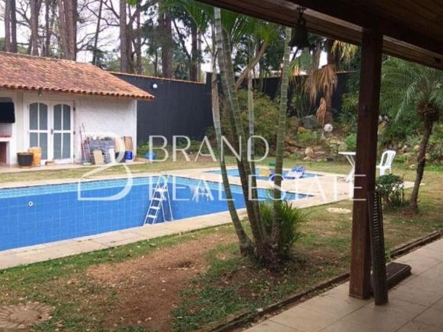 Casa com 376 m², 5 quartos sendo 2 suítes à venda no bairro Granja Viana