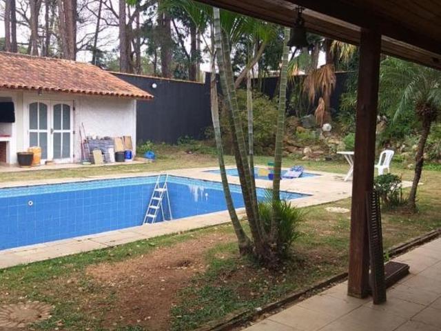 Casa com 376 m², 5 quartos sendo 2 suítes à venda no bairro Granja Viana