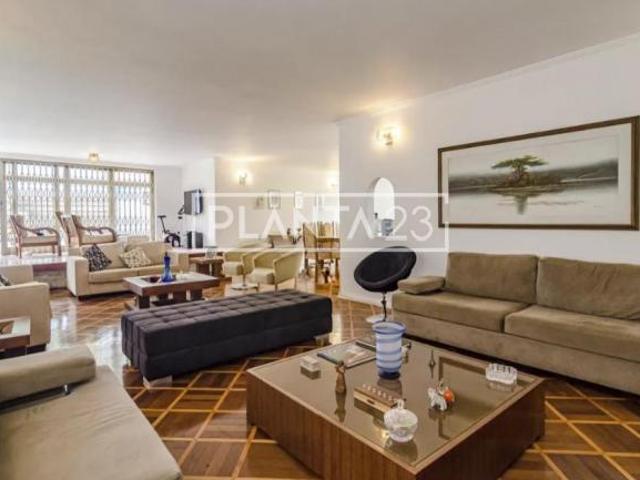 Casa com 377 m², 4 quartos sendo 2 suítes à venda no bairro Alto de Pinheiros